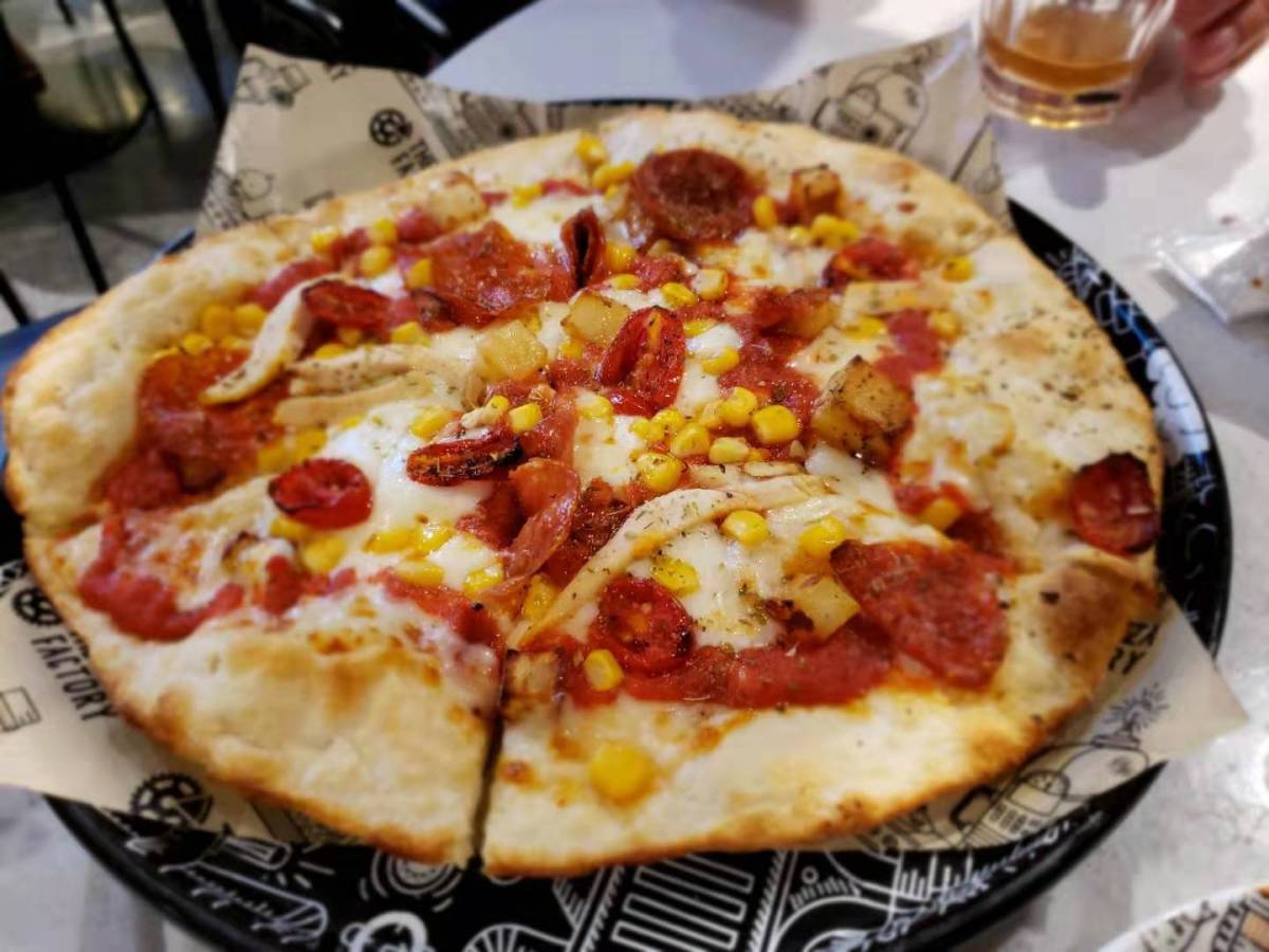 Shenzhen pizza meetup – Wanderlust Welshman